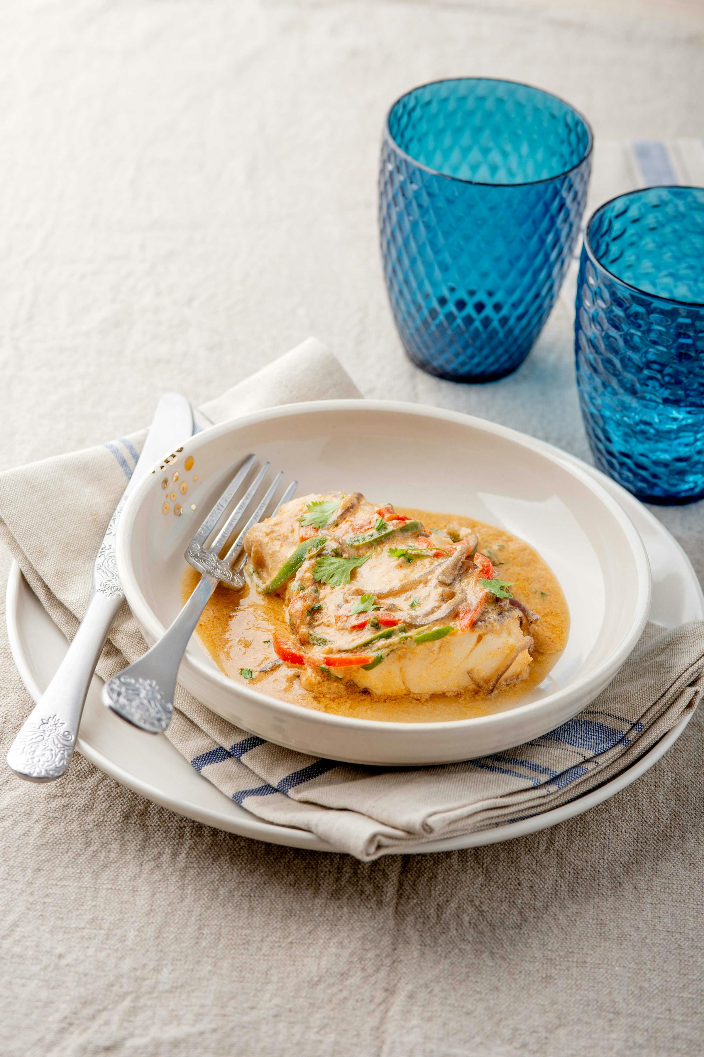 Pescado en salsa de coco low carb - Diet Doctor