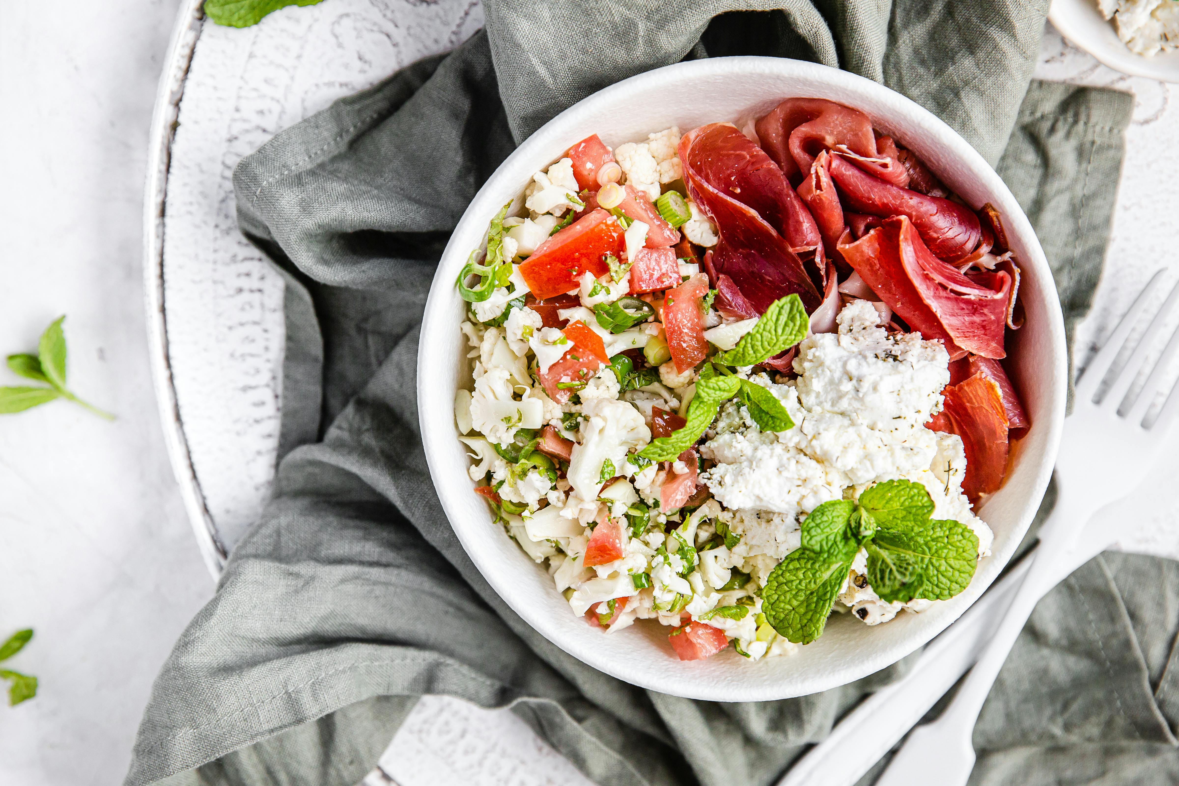 Tabbule de Coliflor, Jamón Curado y Queso Feta – Receta Low-Carb – Diet ...