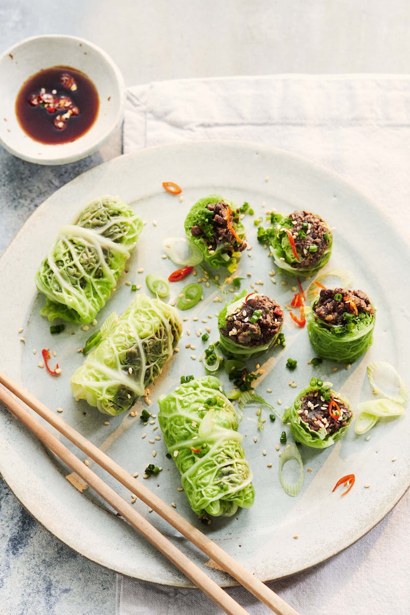 Dim sum de repollo rellenos de cerdo - Diet Doctor