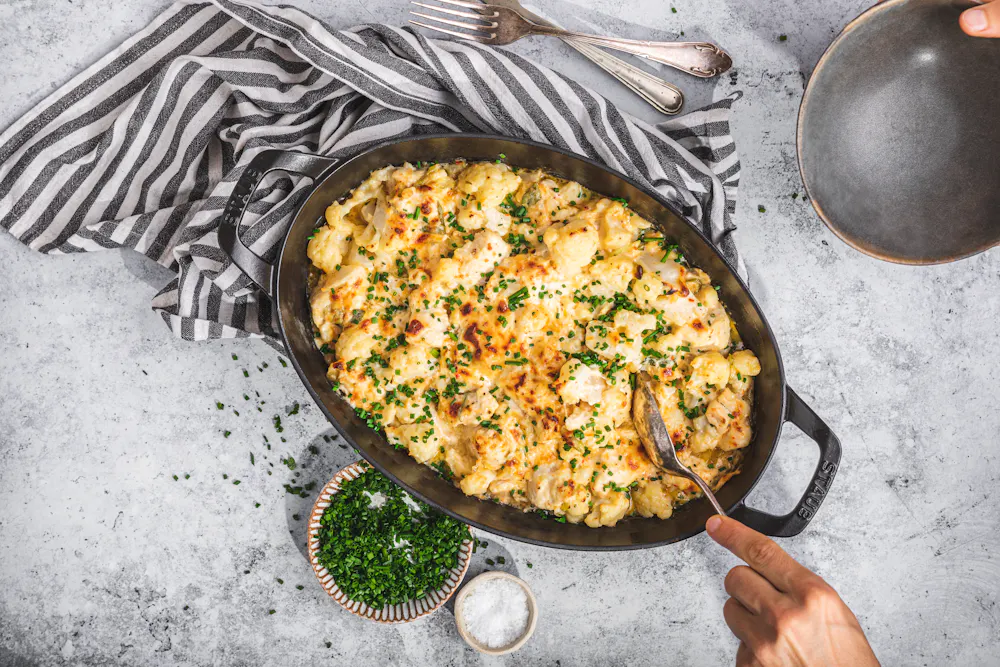 Cazuela de pollo y coliflor estilo búfalo - Diet Doctor