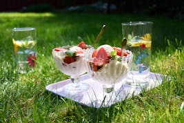 LCHF-recept – Sockerfri gräddglass med äkta vanilj – Diet Doctor