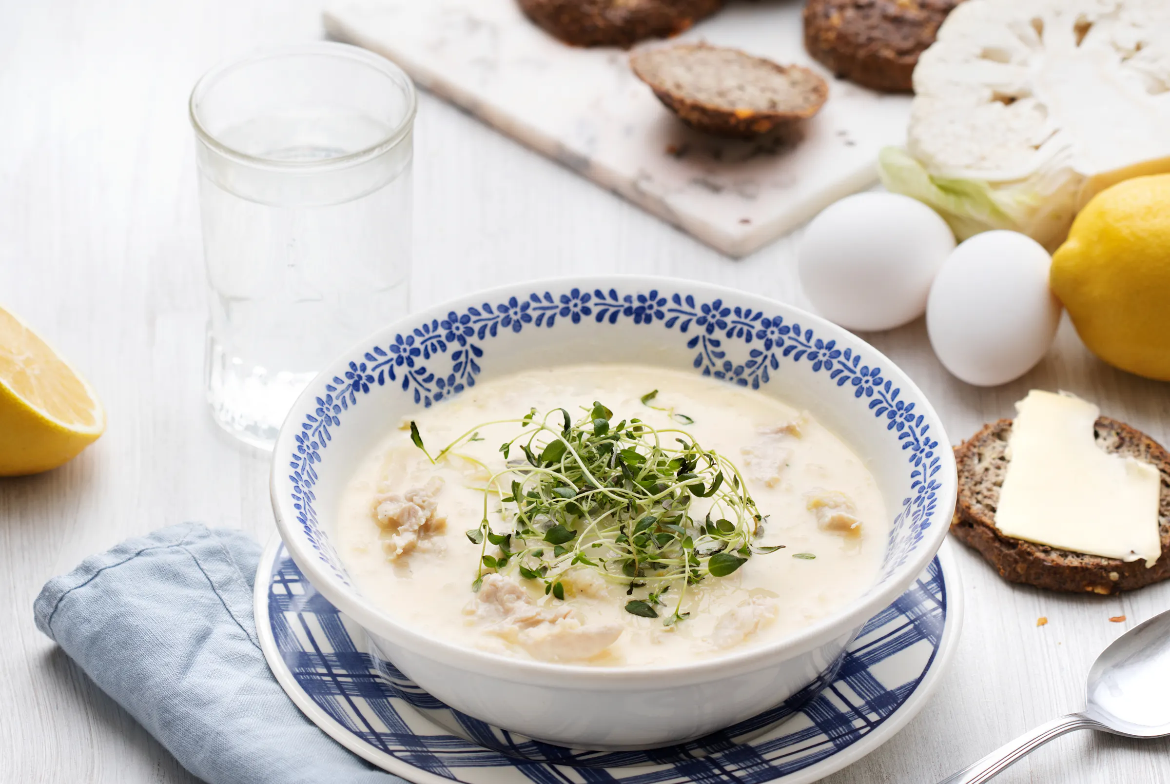 LCHF-recept – Grekisk kycklingsoppa med citron – Diet Doctor