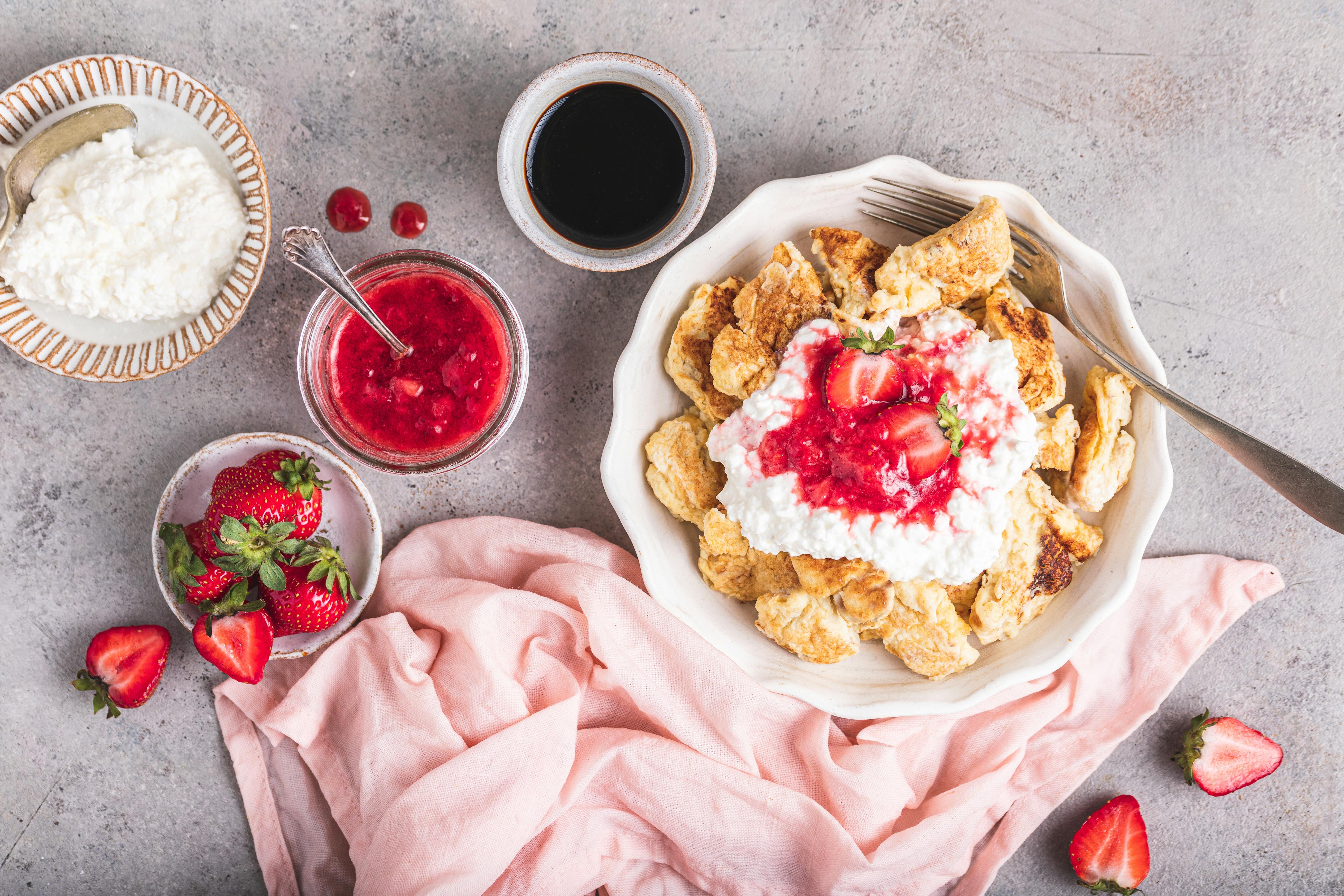 Scrambled Pancakes w Cottage Cheese & Jam - Low Carb - Diet Doctor